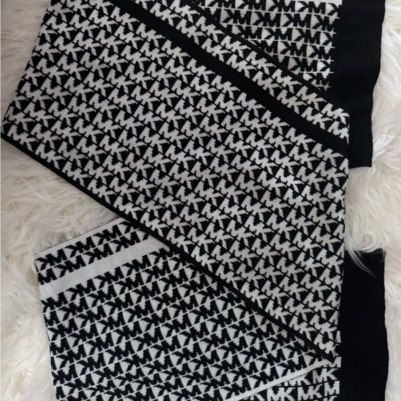Michael Kors | Accessories | Michael Kors Monochrome Logo Knit Scarf ...